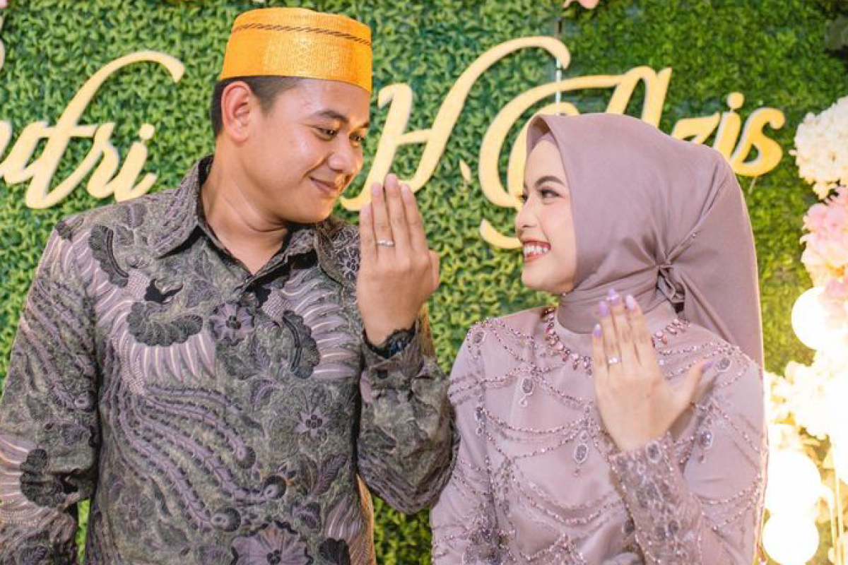 Profil Abdul Aziz Calon Suami Putri Isnari DA 4, Lengkap Umur, Agama ... Profil Abdul Aziz Calon Suami Putri Isnari DA 4, Lengkap Umur, Agama ...