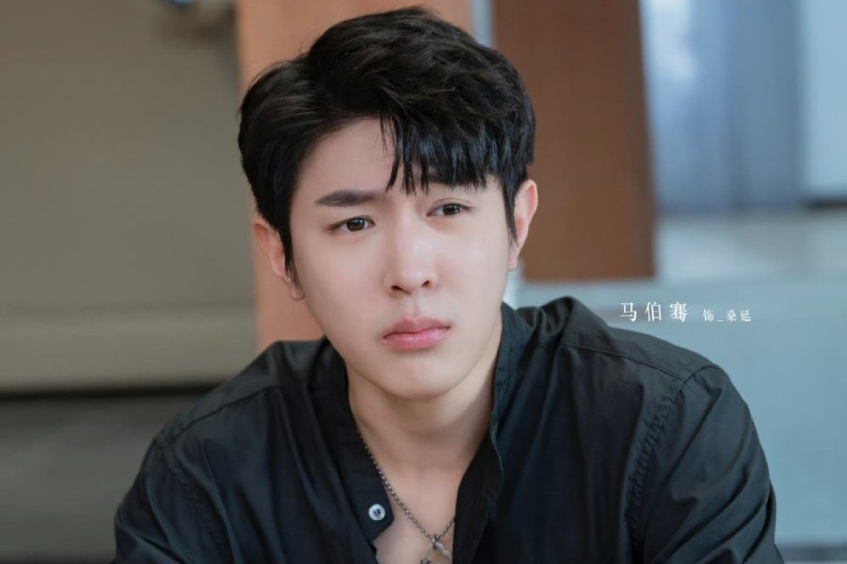 Siapa Perankan Kakak Sang Zhi di Hidden Love? Berikut PROFIL Victor Ma ...