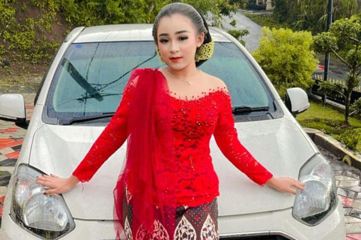 Profil dan Biodata Niken Salindry Sinden Muda Asal Kediri Jawa Timur ...